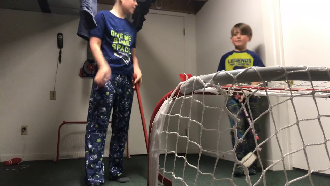 Mini stick game 1 first to 5 wins. Oilers vs Pittsburgh - YouTube