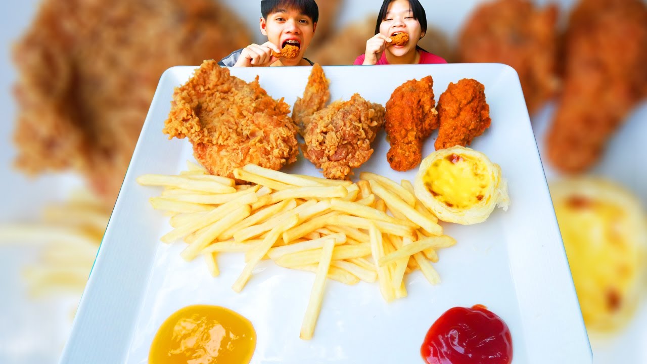 สองพี่น้องกินไก่KFC เกือบแบ่งไม่ลงตัวl ZAB ZAB PM - YouTube