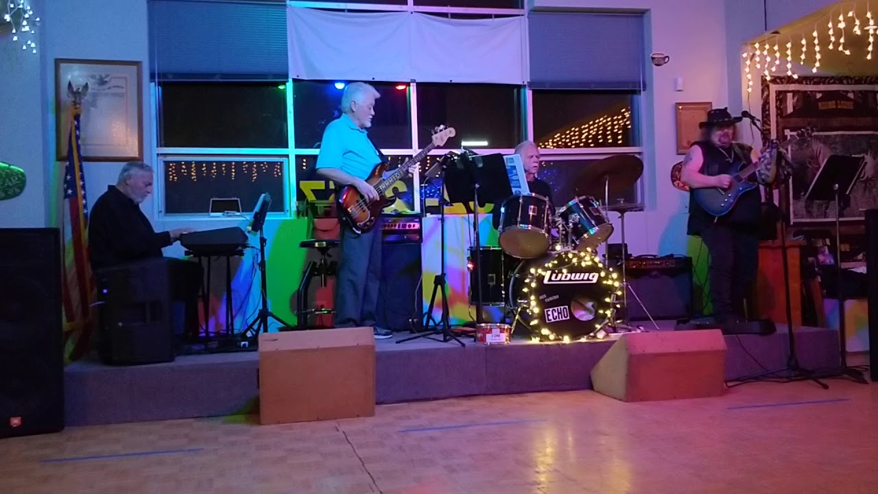 Dee Coburn & The Echo: Keep Your Hands to Yourself - YouTube