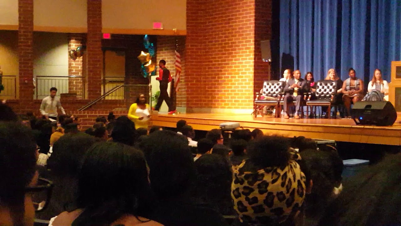 Omarion Davis 8th grade most improved student award - YouTube