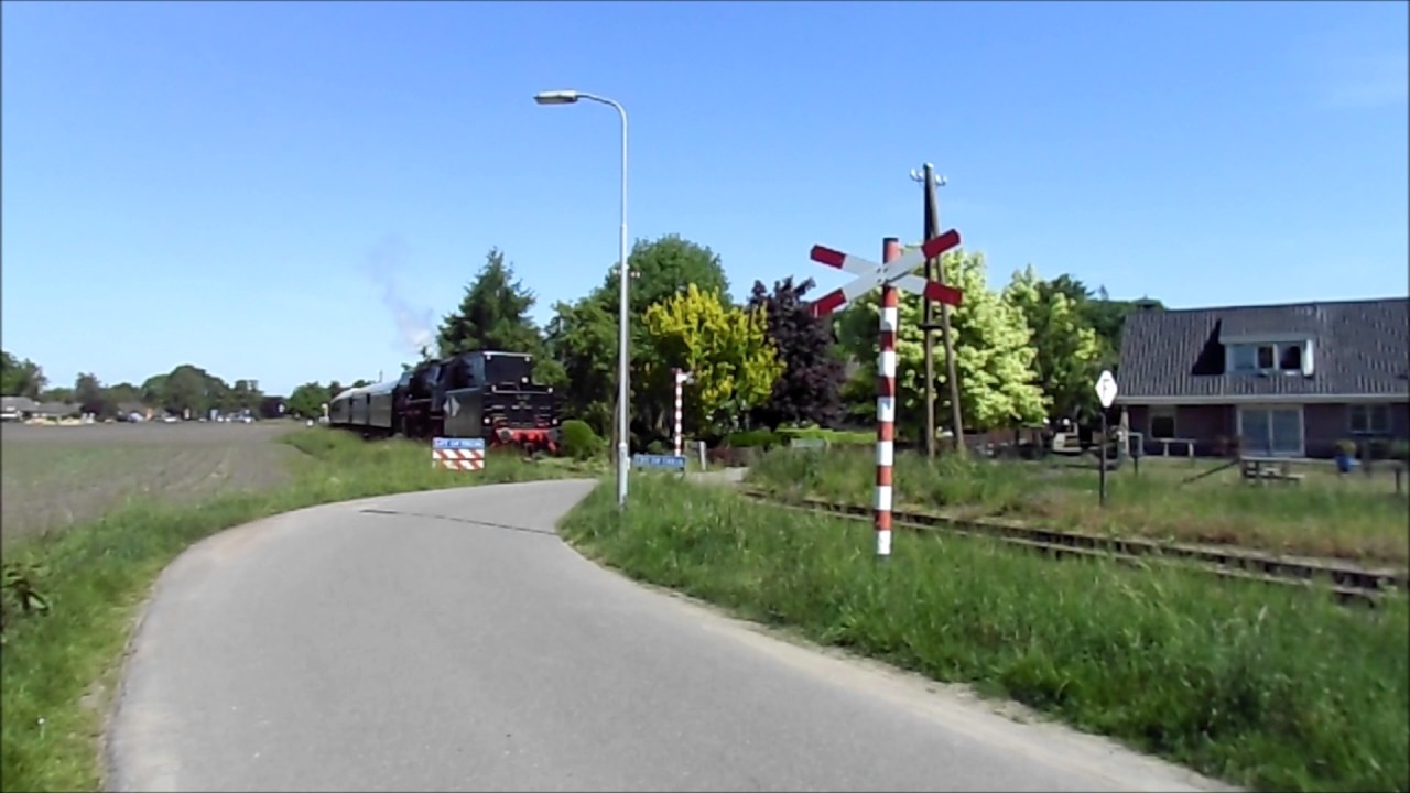 spoorwegovergang Lieren - YouTube
