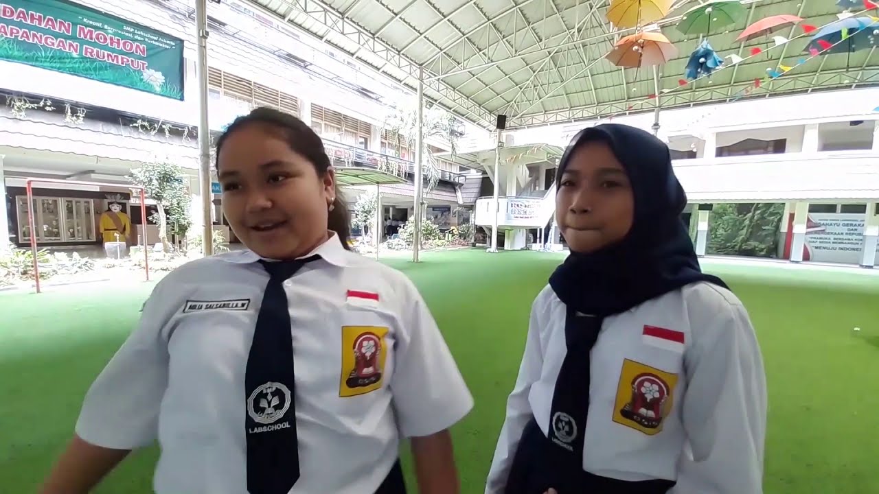 A Class with Native Speaker | Labschool Rawamangun, Jakarta - YouTube