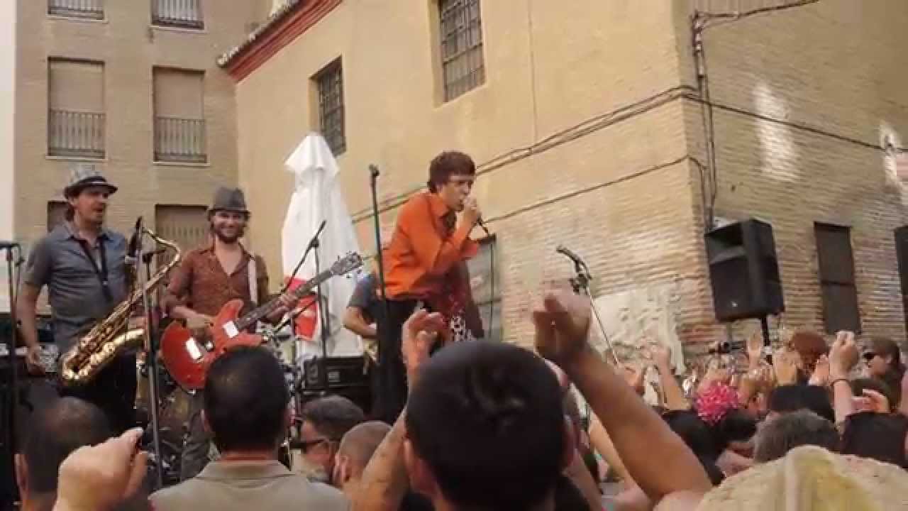Feria de Malaga 2015: Free Soul Band: I will Survive - YouTube