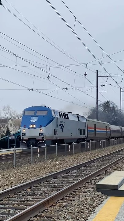 INSANE AMTRAK HORNSHOW! #train #amtrak #railfan - YouTube