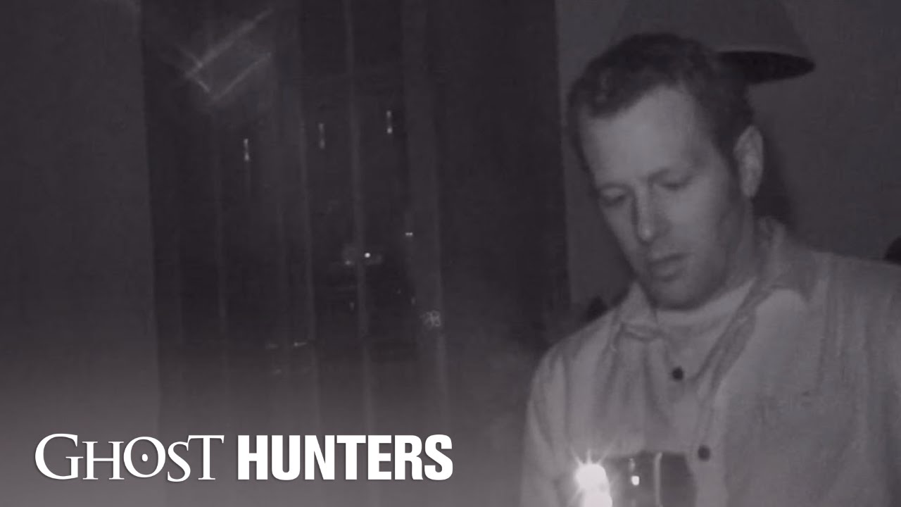 GHOST HUNTERS (Clips) | 'Gyrocam' | SYFY - YouTube