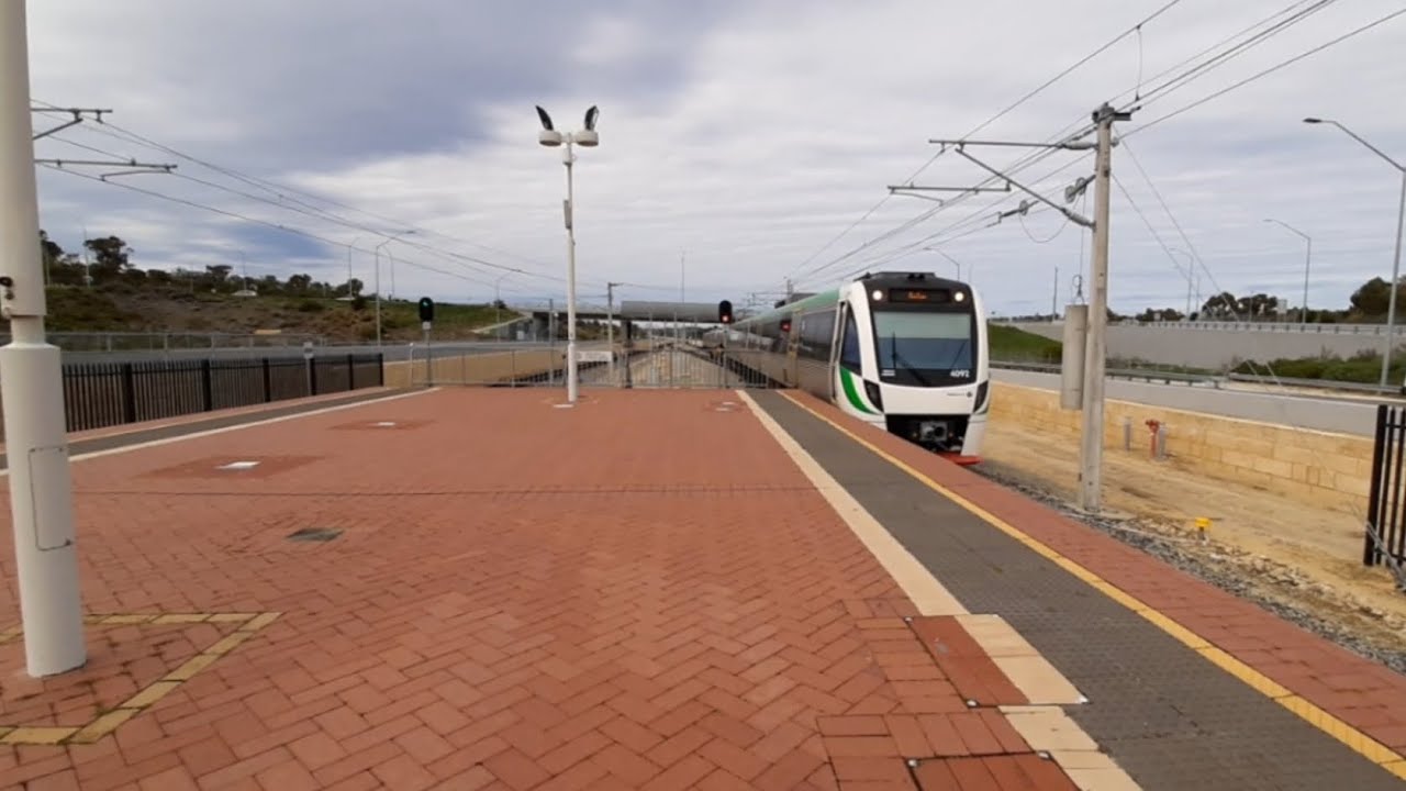 Vlog 135: NIS Trains at Clarkson (FAST TRAINS) - YouTube