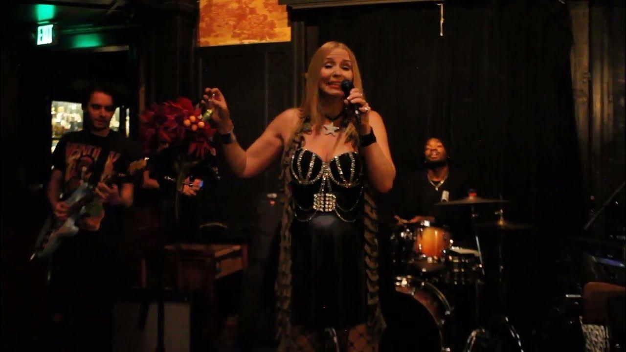 Sarah Daye Live Summertime Cover - YouTube