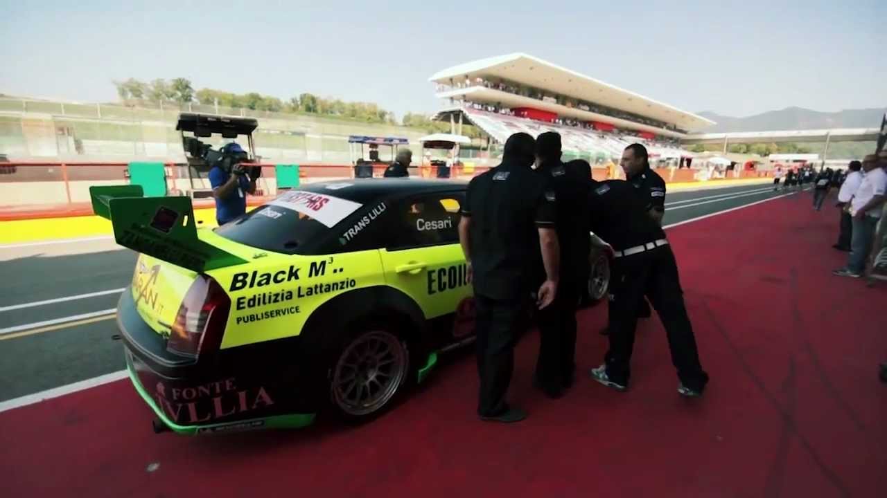 ROARING HEMI V8 - YouTube