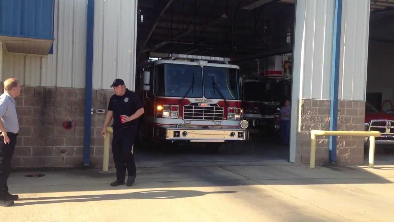 New Shreveport Fire Engine 20 Responding - YouTube