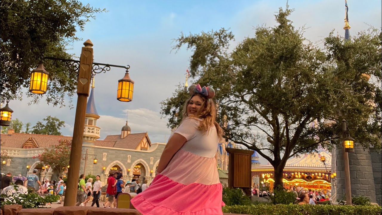 A Solo Park Trip to Disney's Magic Kingdom - Summer Break with Sam ...