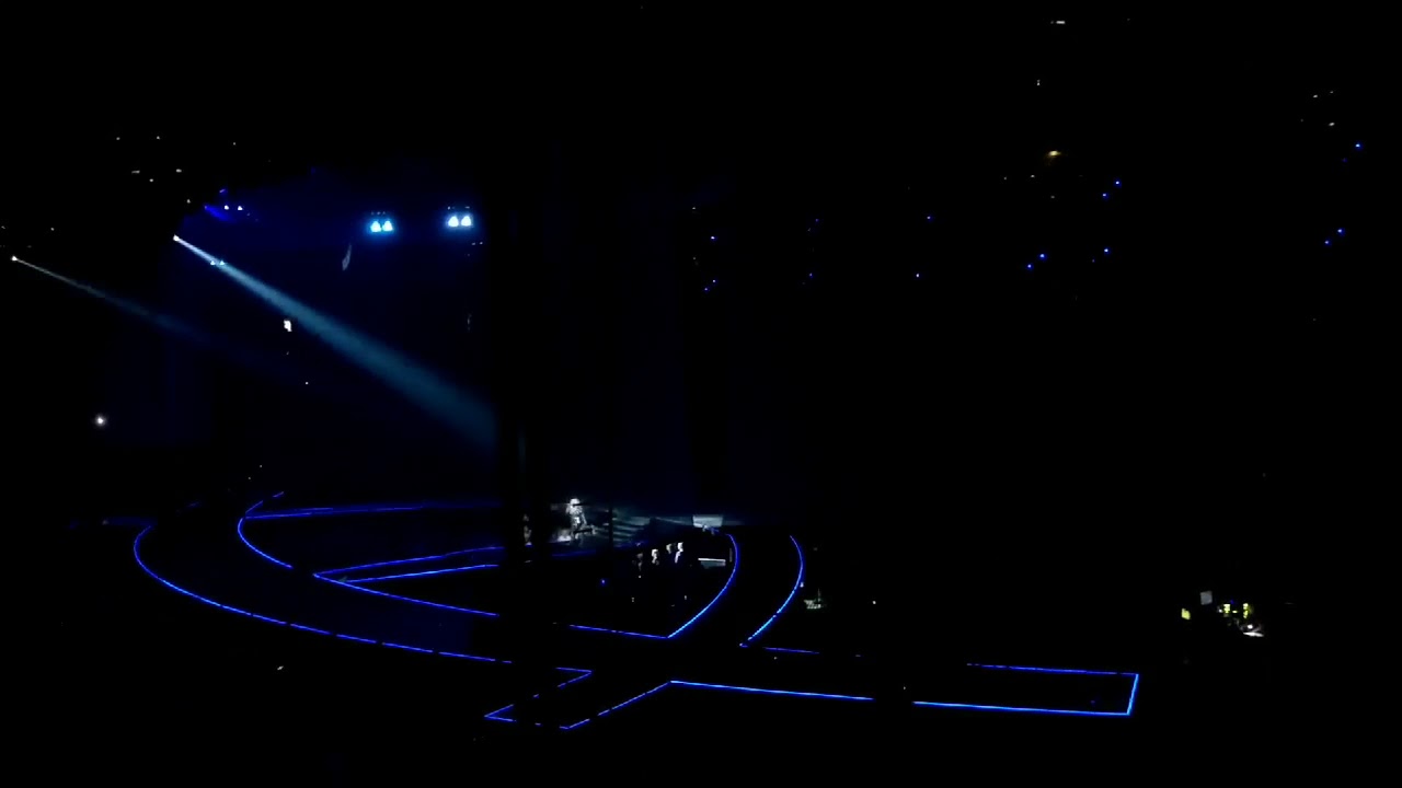 Carrie Underwood "The Champion" ft Adam Groth -Kansas City, MO 09.19.19 ...