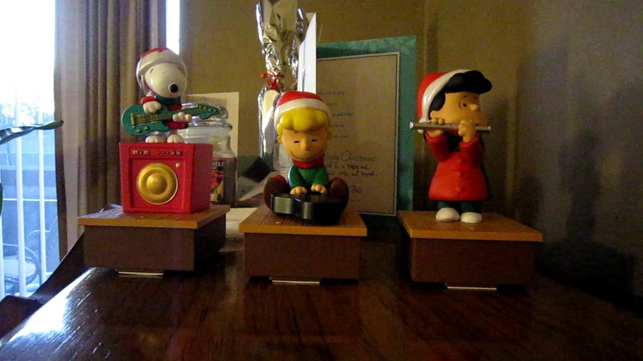 Peanuts Christmas Carols Take 1 - YouTube