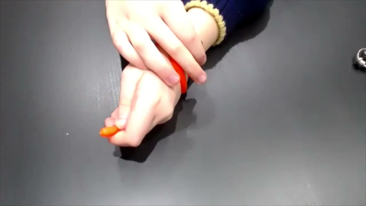 Fiddle Toys: Stretchy Worm - YouTube