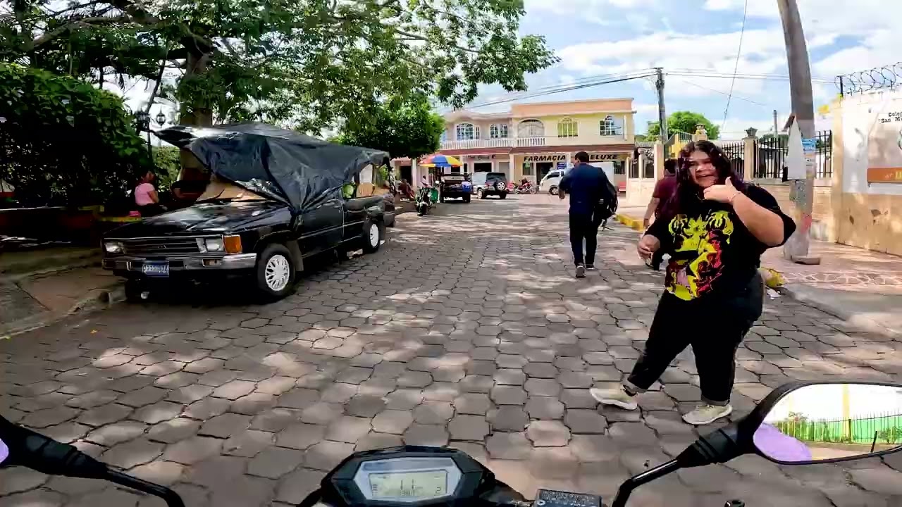 Calles y Parque de El Municipio de Guazapa, El Salvador 05 22 - YouTube