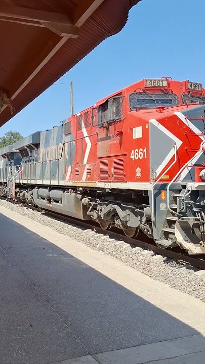 Encuentro de trenes🚂 ️👋 #cazatrenes #ocotlan #railway #railfan #ferroaficionado #Fxe4677_Fxe4648 ...