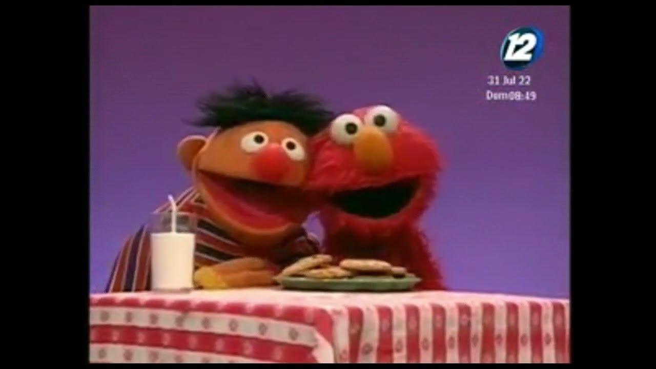Plaza Sésamo (Sesame Street) - Share (Ernie and Elmo, Latin Spanish ...