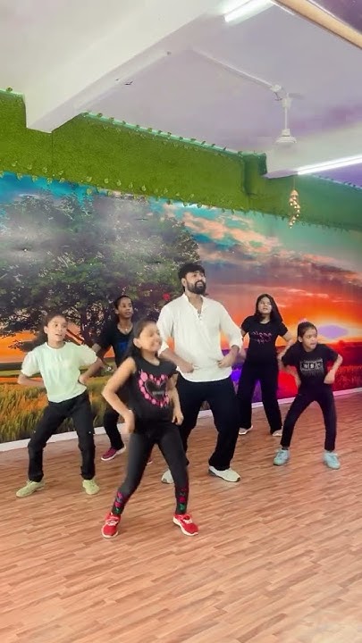 ek ek tum kaise so so bar Gaya Dance song of short video #shorts #dance #viral - YouTube