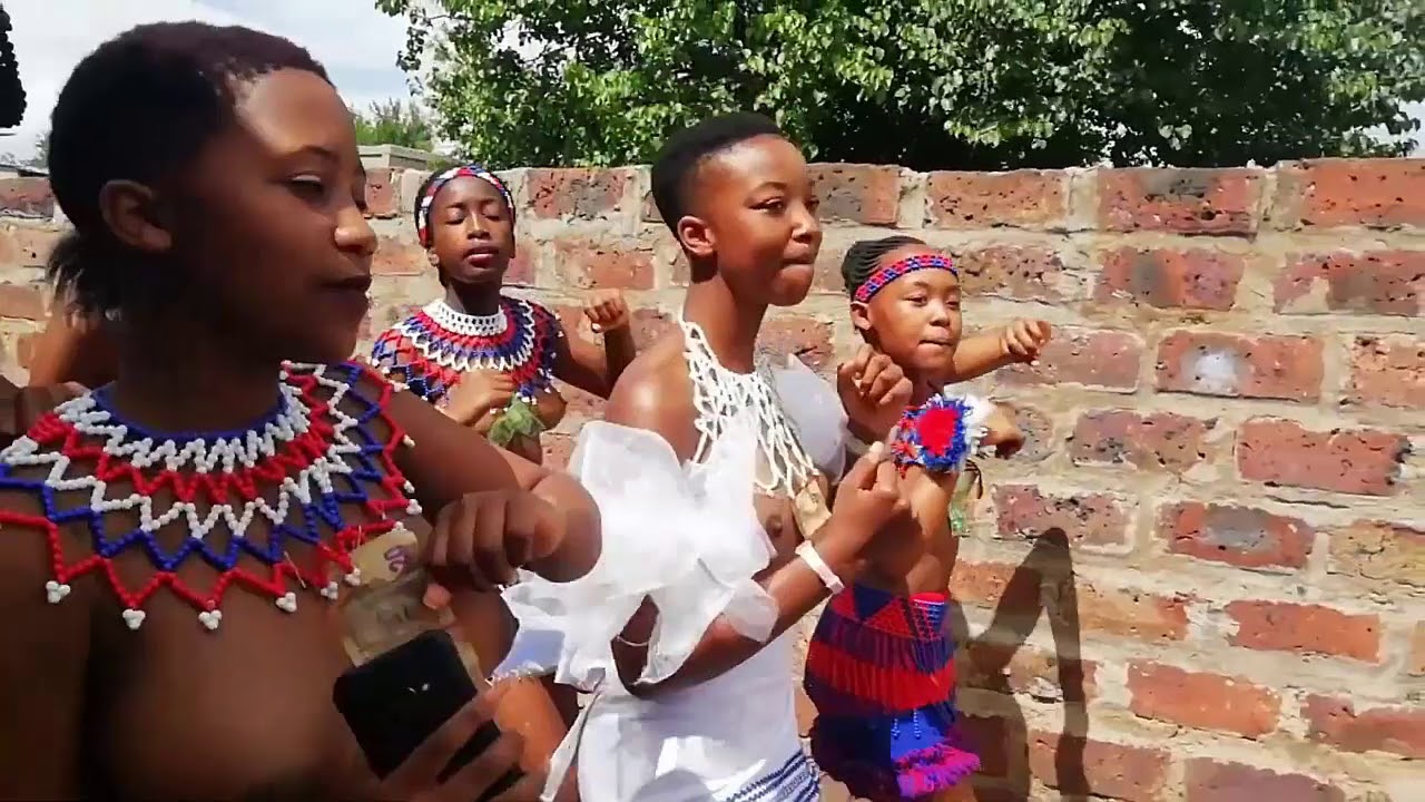 Tourists visiting the annual Reed Dance - YouTube