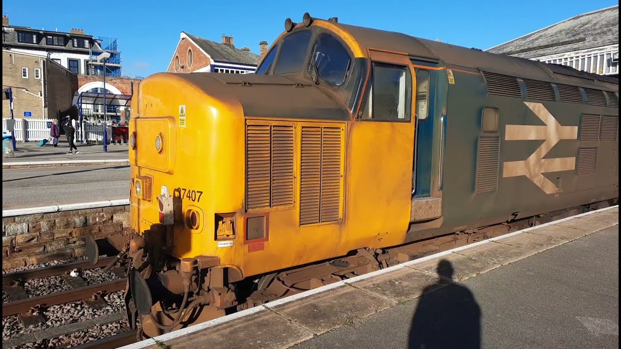 More class 37 action in Scarborough on RHTT duties - YouTube