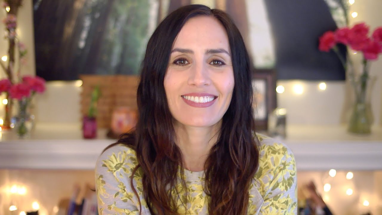 The 3 Biggest Clutter Clearing Excuses, Debunked - YouTube