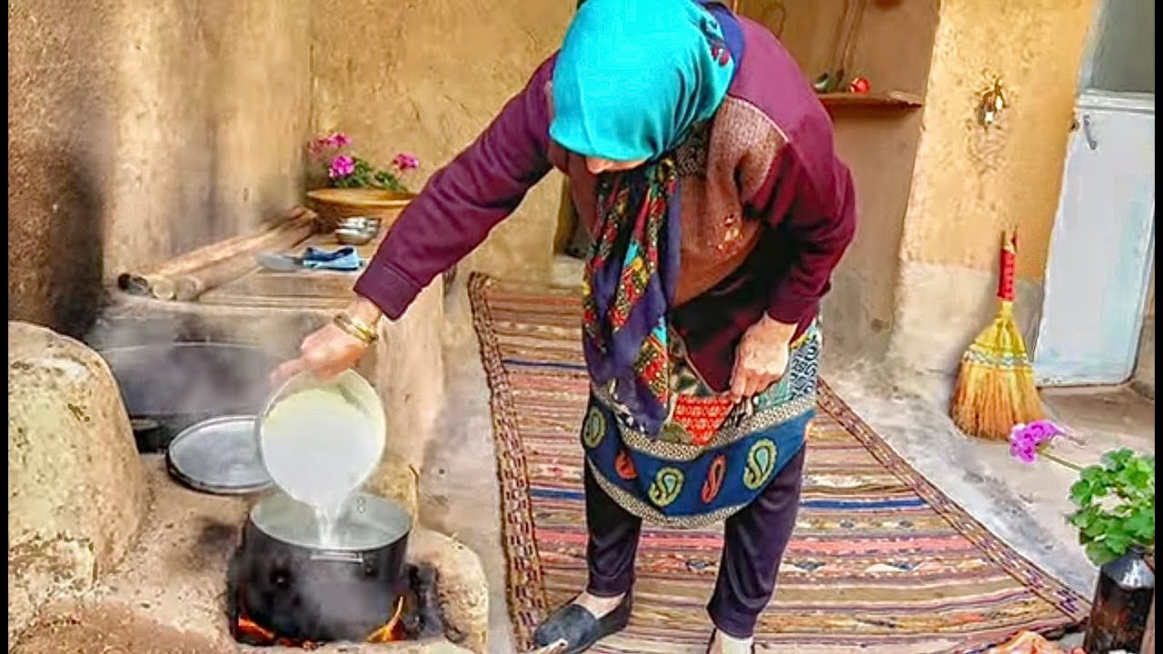 The most delicious chicken and rice cooking a local dish Polo Morgh a ...