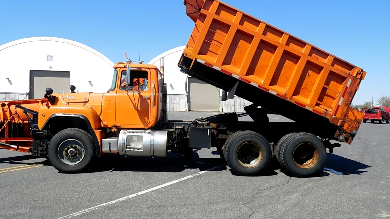 1991 MACK RD690S For Sale - YouTube