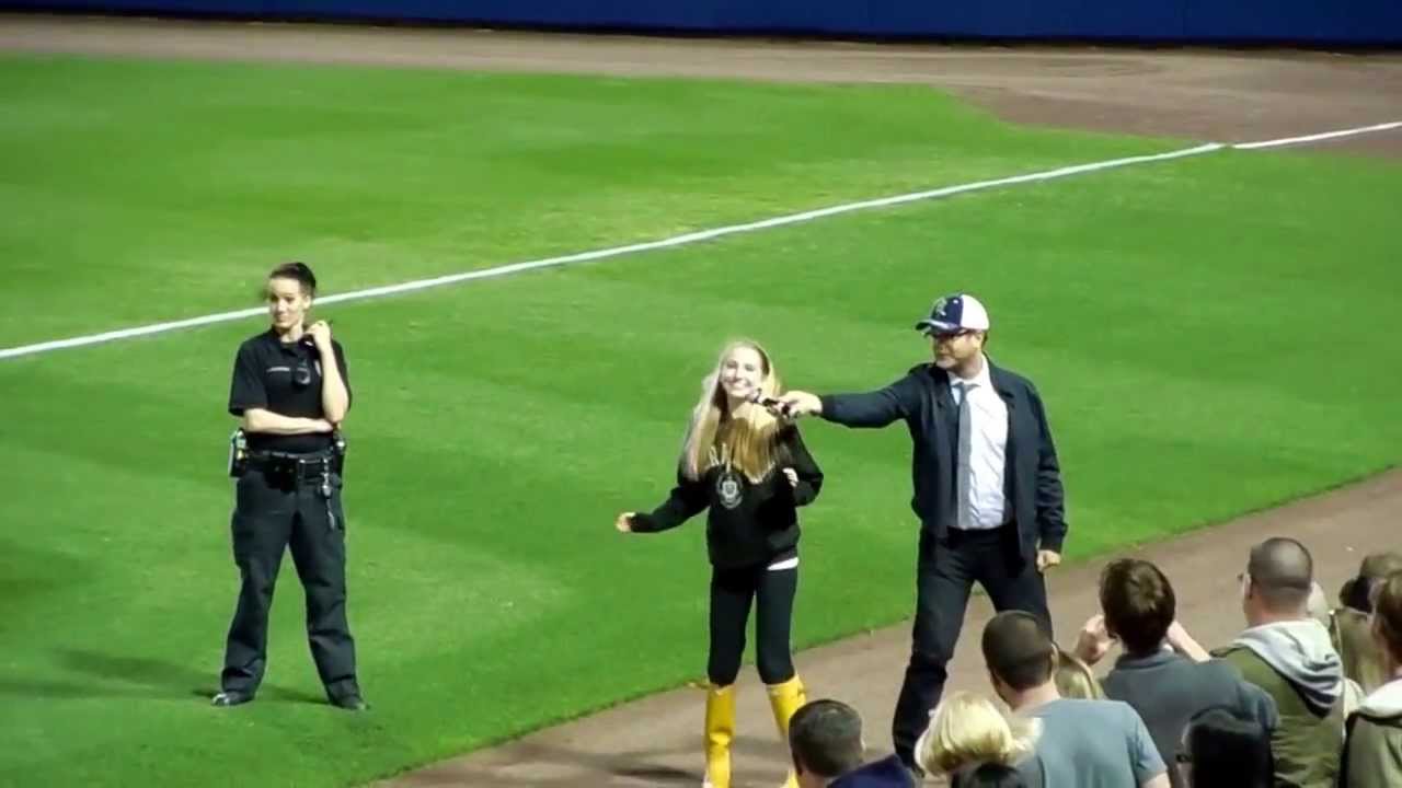 The Office Wrap Party - Fan does the "Scarn" - YouTube