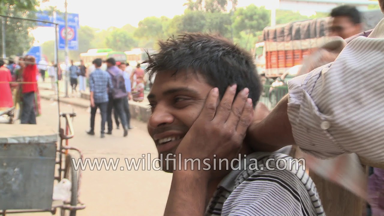 Indian barbers' Neck crack is an unsafe practice - YouTube