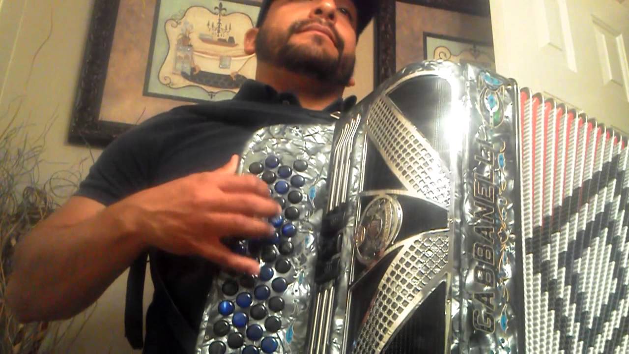 El son de la negra en acordeon - YouTube