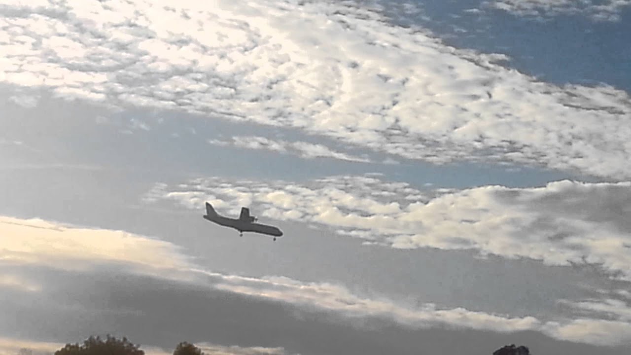 Flat Spin Langing - ATR 72 - YouTube
