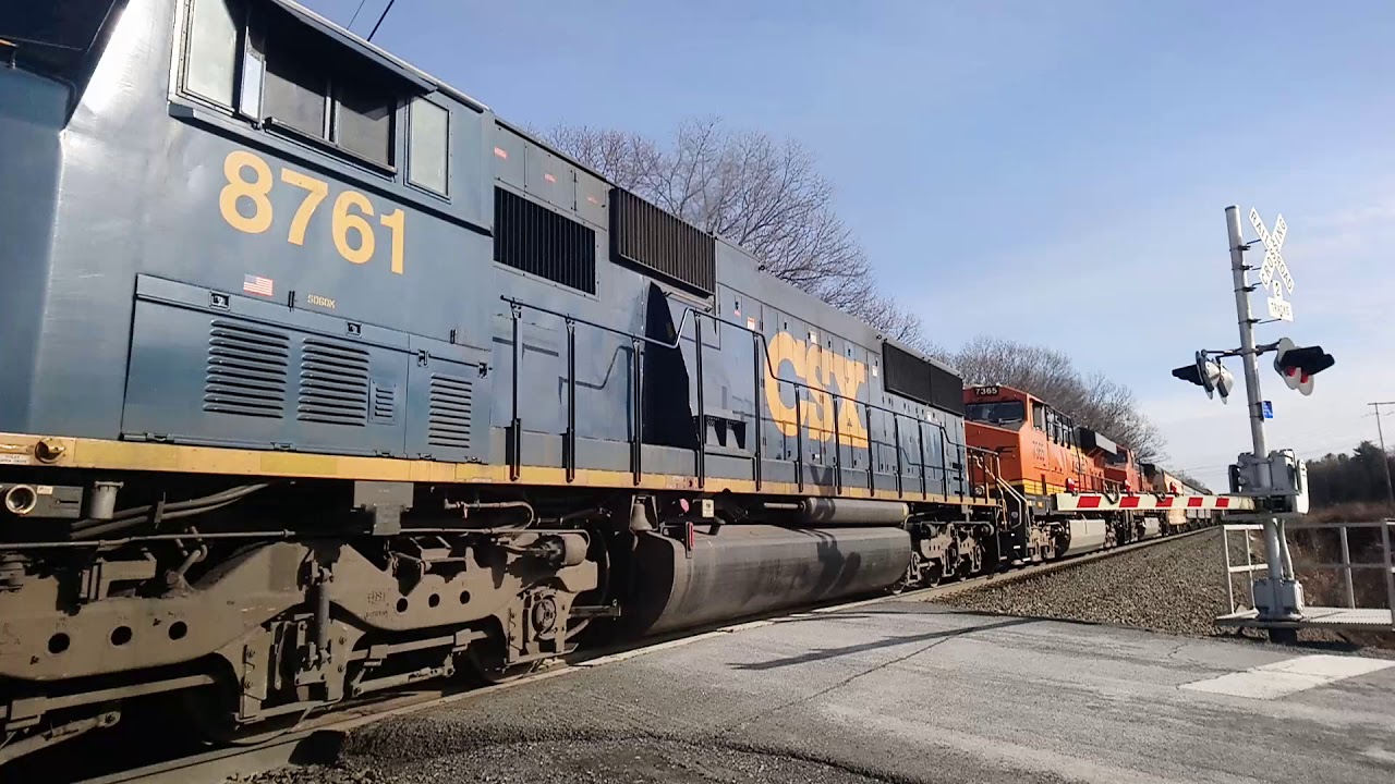 Duel trains. - YouTube