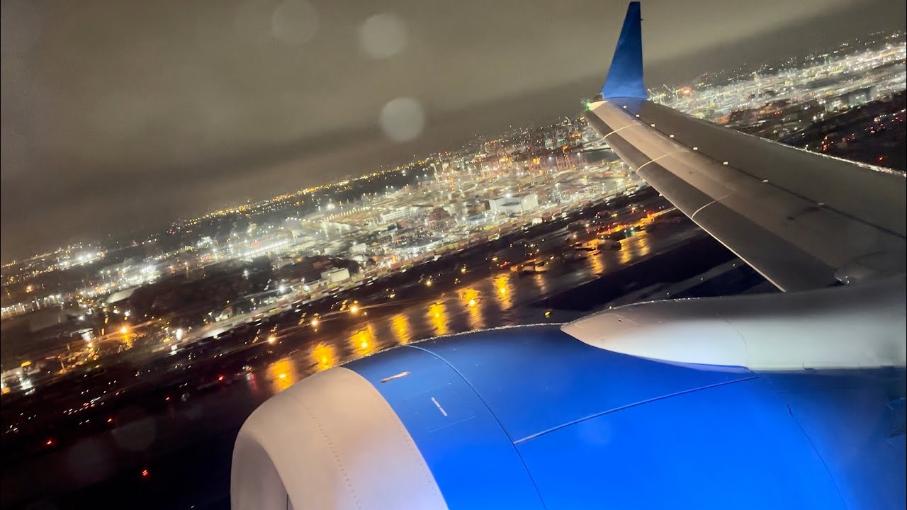 United Airlines 737 MAX 8 Stormy Nighttime Takeoff from Newark (EWR ...