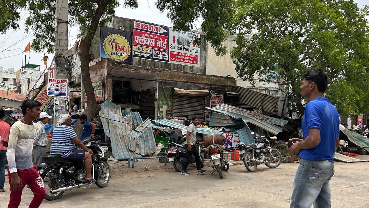 Faridabad #sector 8 # huda market pe chala beraham bulldozer - YouTube