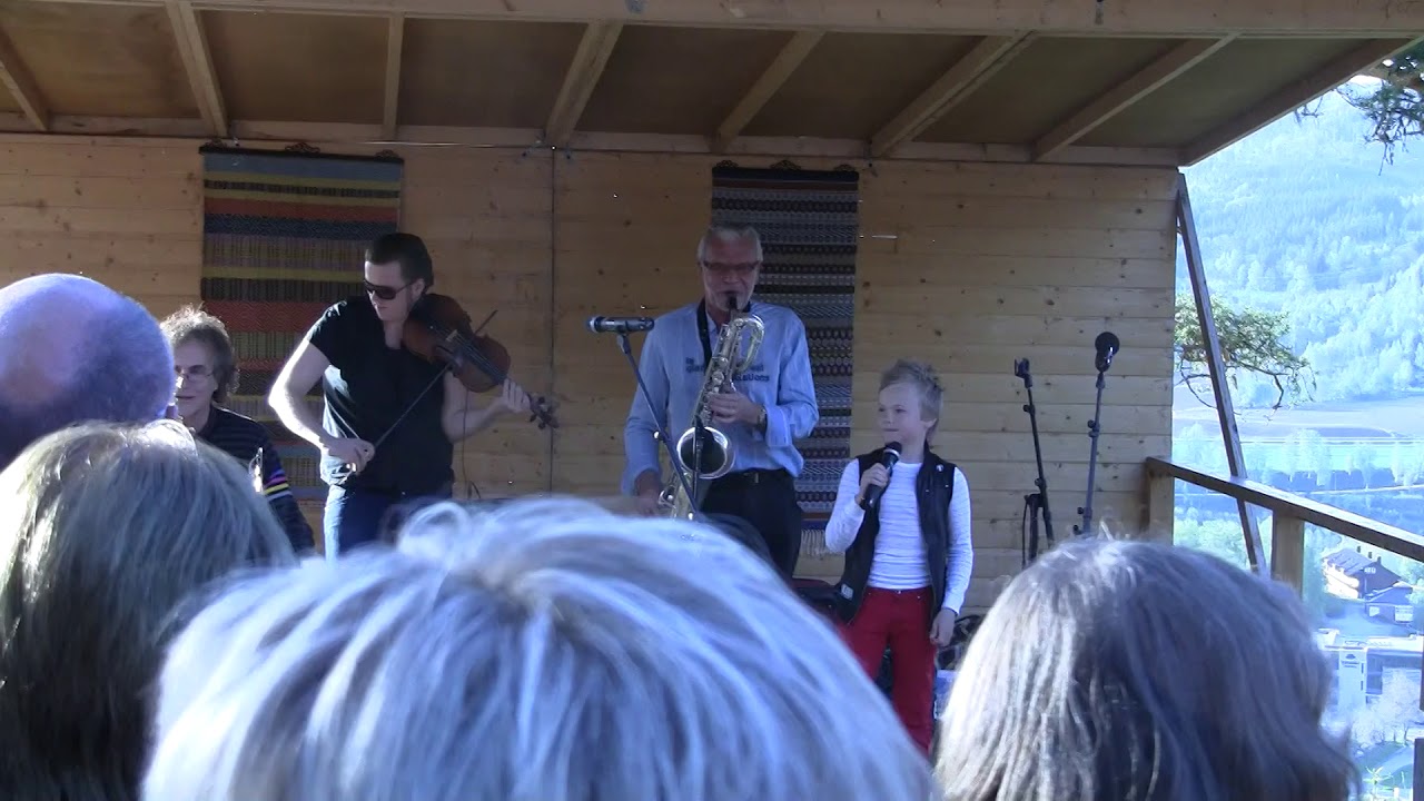 Torstein Snekvik med Bøverdalsrock sammen med Henning Sommerro i 2010 ...