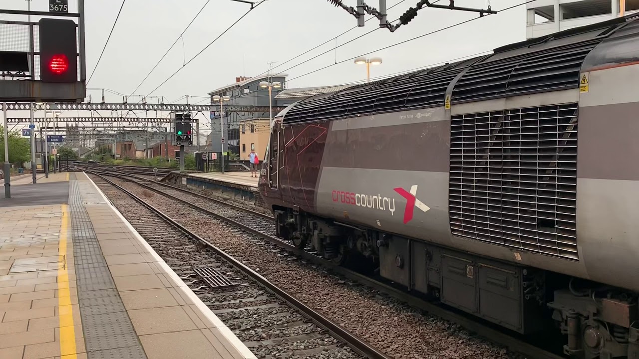Cross Country HST Power Cars 43321+43285 At Leeds From Plymouth To ...