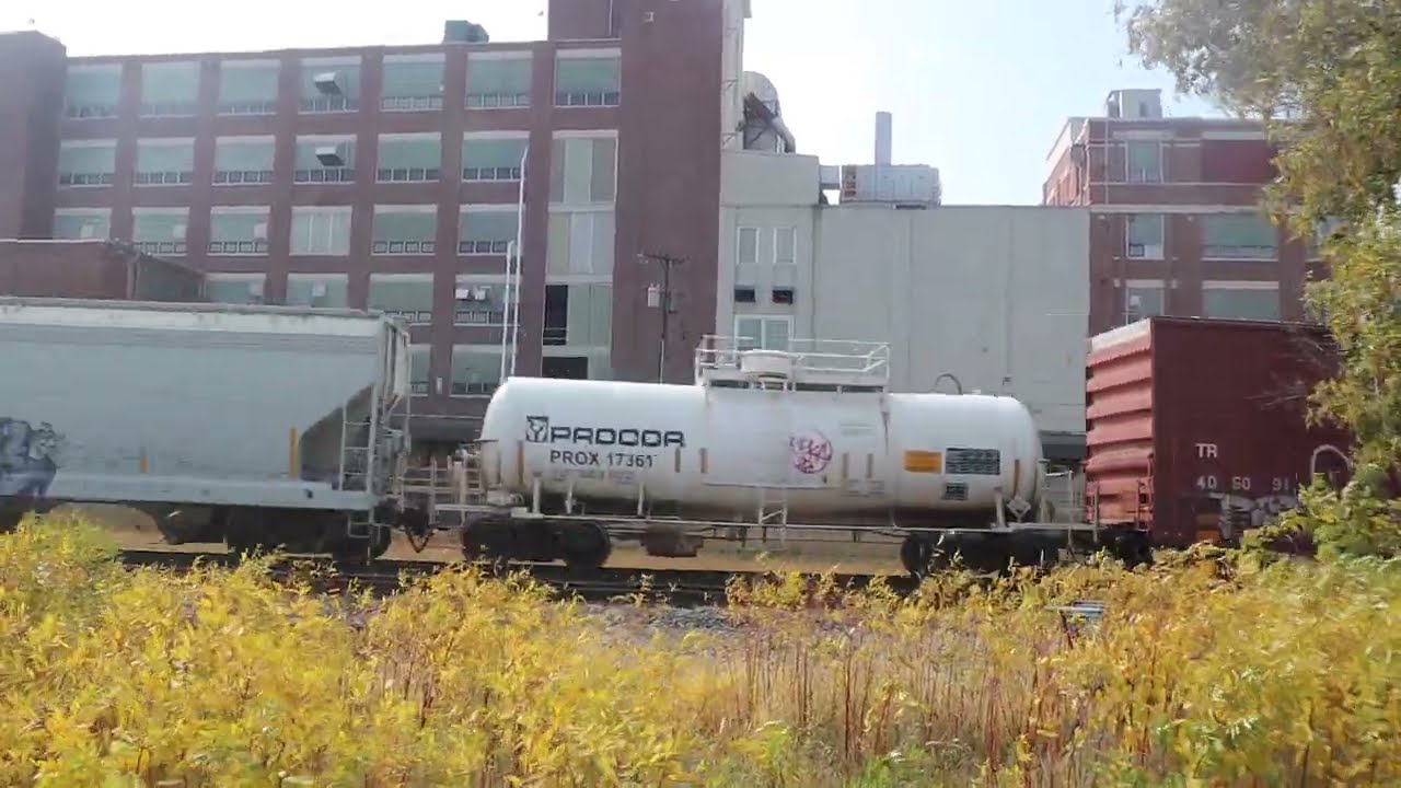 CN 3182 & BNSF 3807 Leading A Westbound Manifest From Battle Creek Michigan 10/11/22 - YouTube