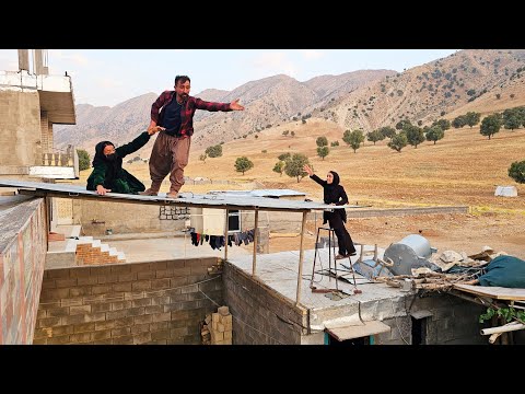 Afsaneh beats Abdullah while he is working on repairing Mohammadi's house.