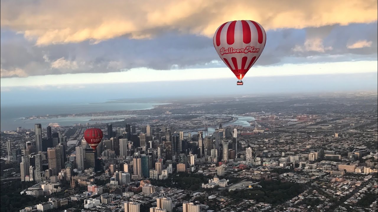 BalloonMan going ballooning over Melbourne - YouTube
