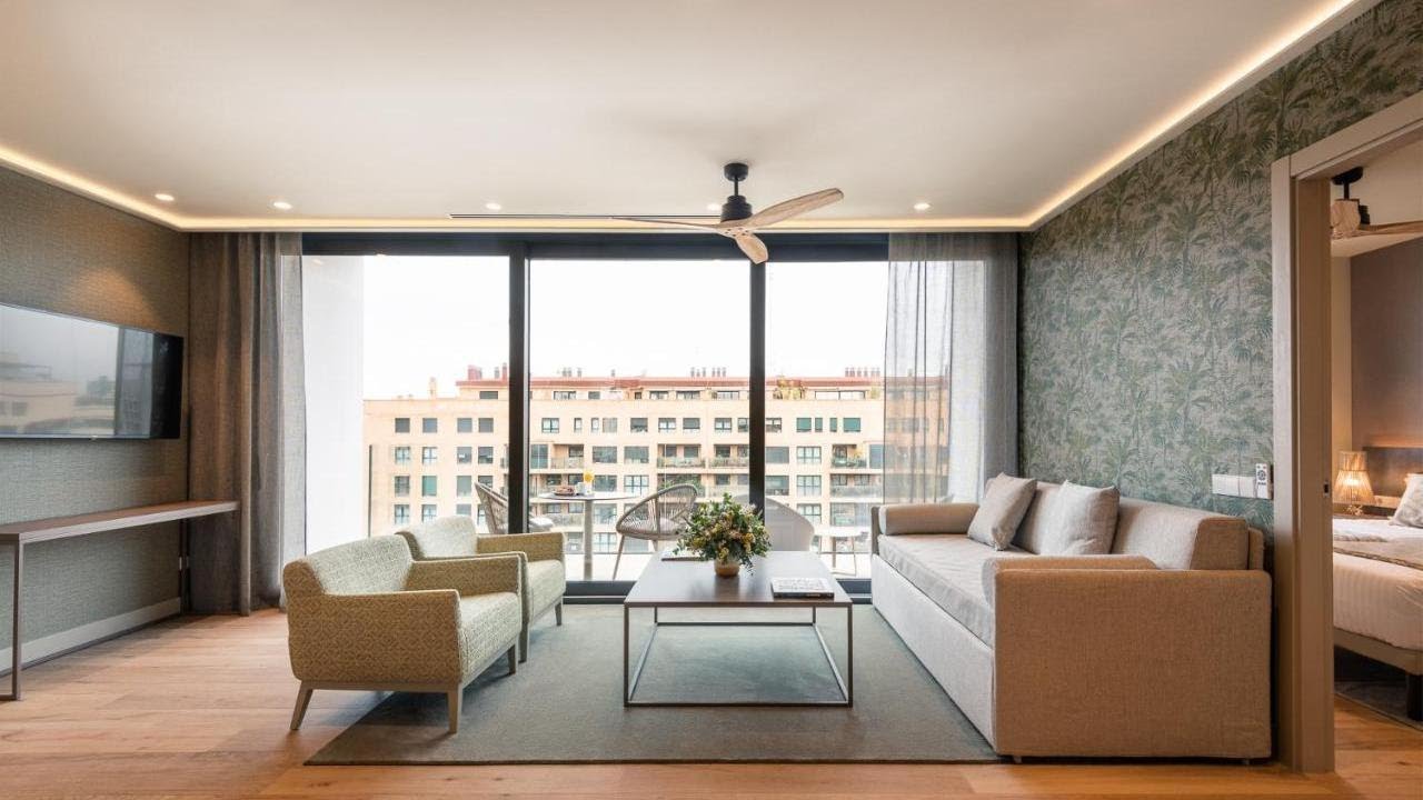Apartamentos Core Suites Valencia, Valencia, Spain - YouTube