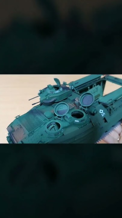 HOBBYBOSS 1/35 AAVP-7A1 - YouTube