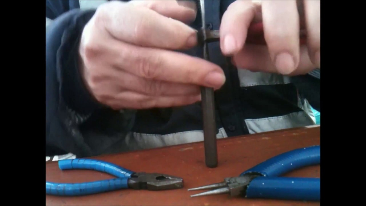 How to make Fishing Rig Clips Links - YouTube
