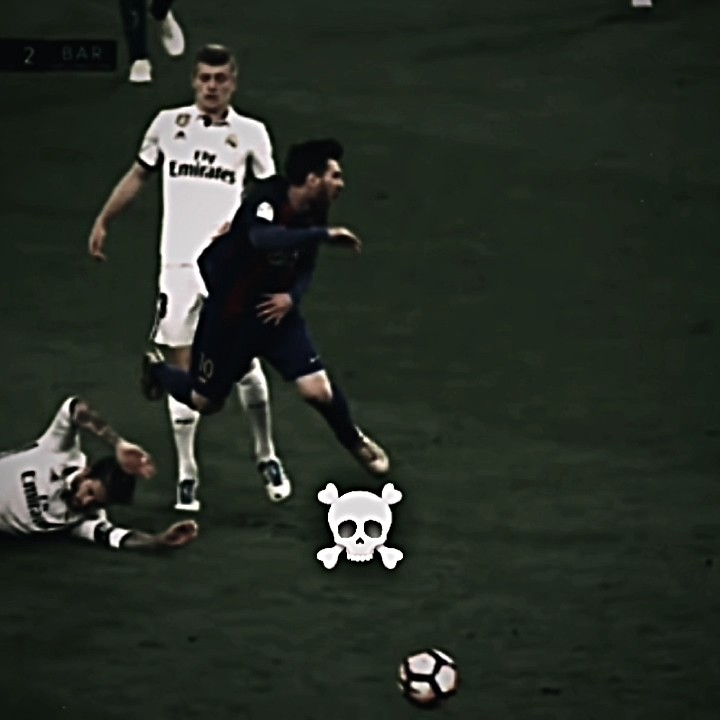 ramos owning messi - YouTube