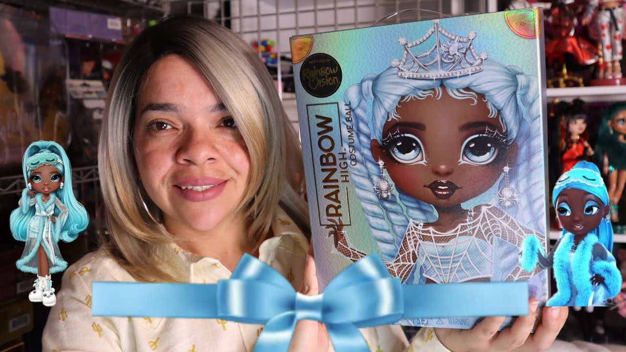 Unboxing Robin Sterling Costume Ball from Rainbow High! Unboxing en ...