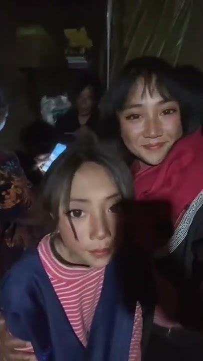 弟弟妹妹放假回家。我们 听说爸爸讲 以前的故事听了两个多小时。很幸福。大家庭的温暖。 Youtube