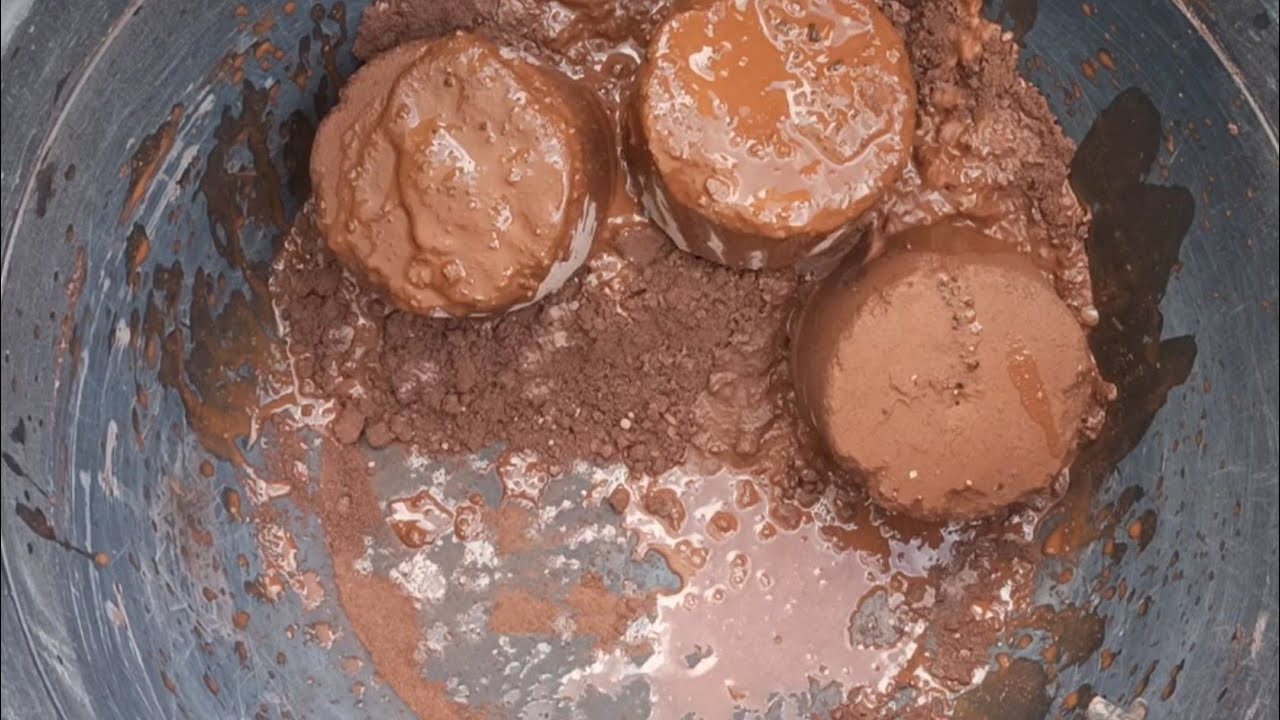 Red dirt dipping paste and crumbling mixing - YouTube