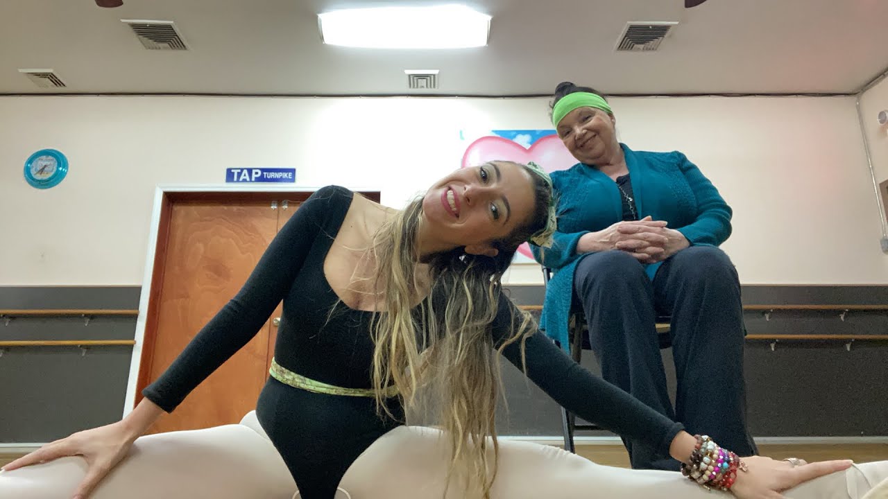 Stretching during Quarantine live fitness - YouTube