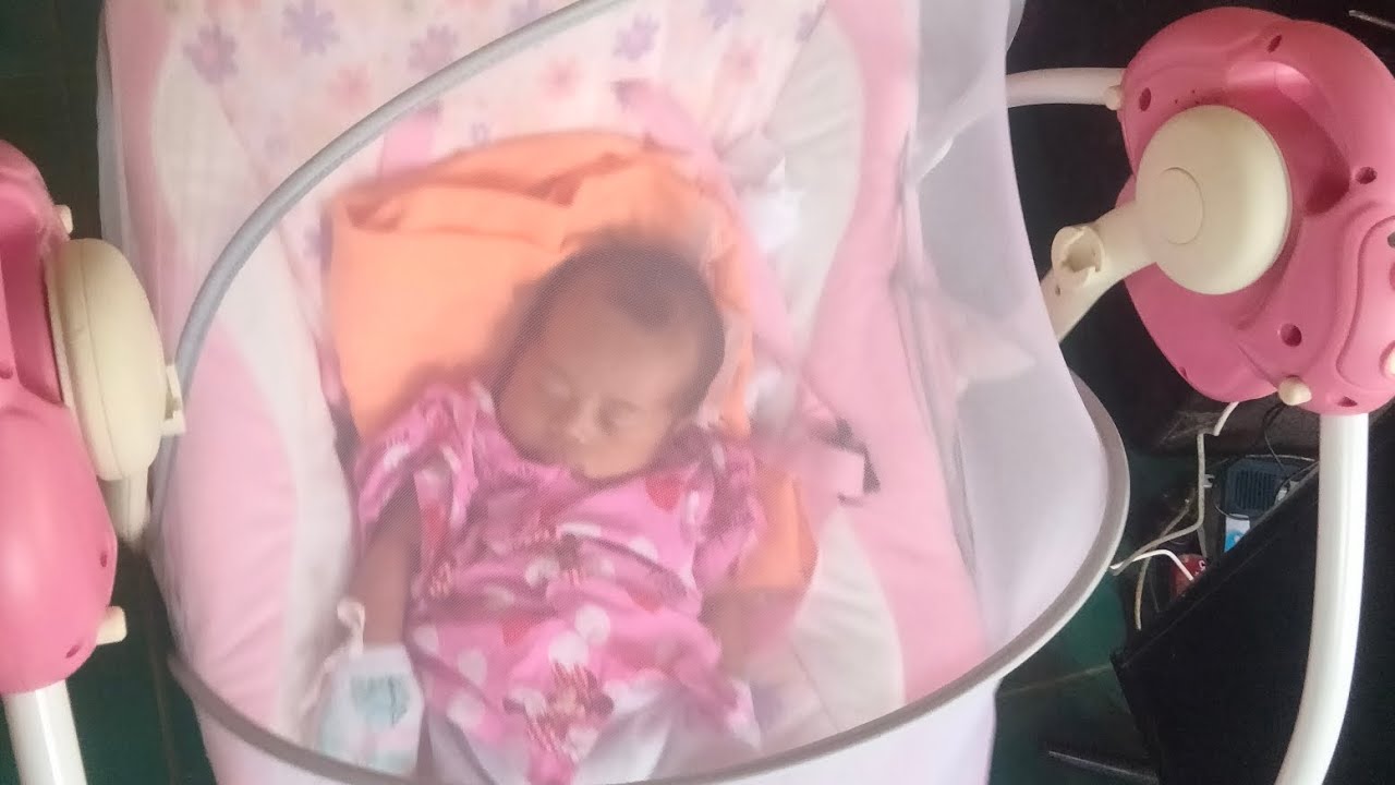 Baby Alexa Naomi Banuelos @1month & 2 days old - YouTube
