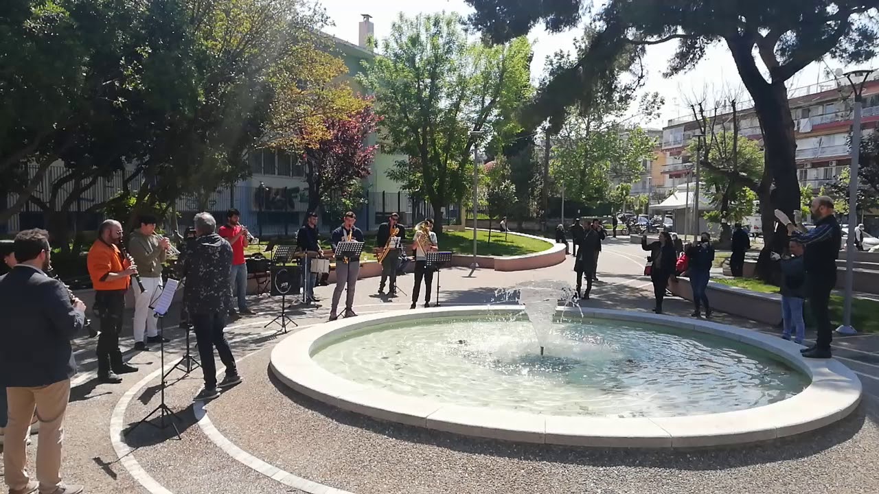 Θεσσαλονίκη : Νέοι μουσικοί παίζουν στις πλατείες (Δράση Δήμου ...