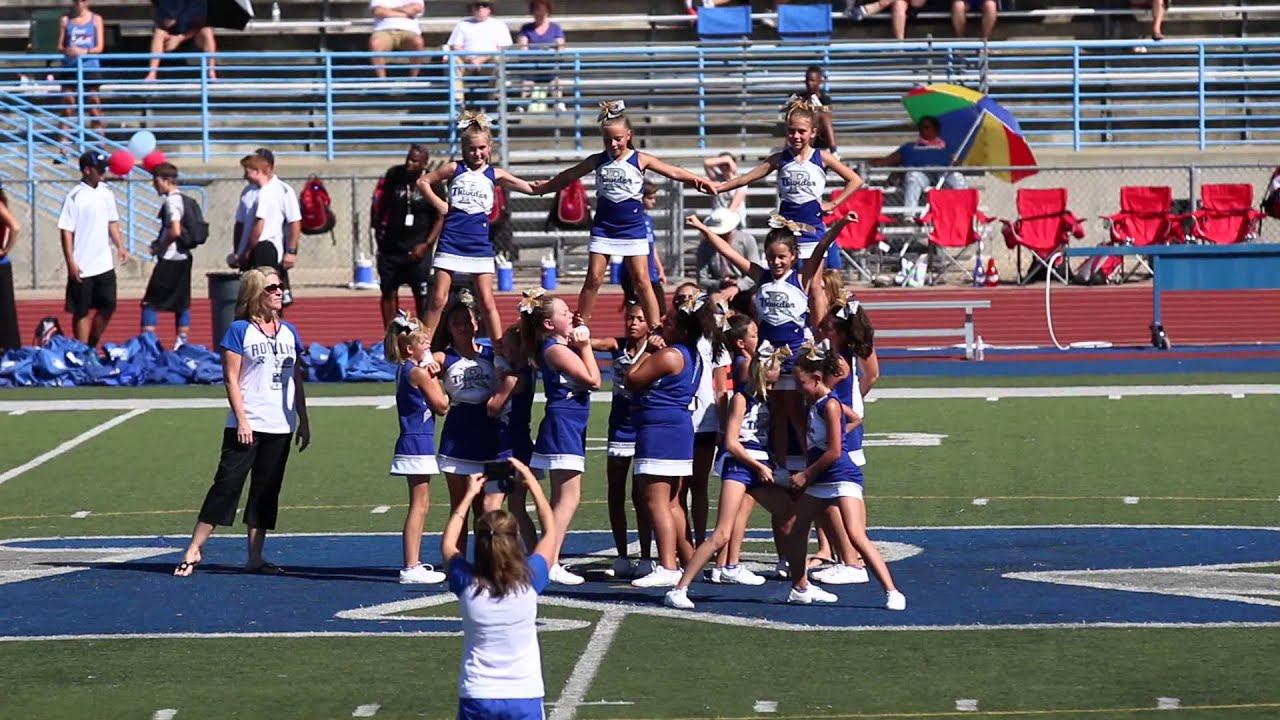 2015-09-19_JRT Pee Wee Cheer Halftime Show - YouTube