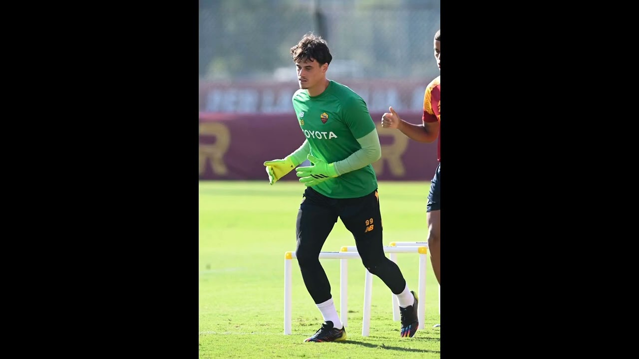 AS Roma photo💛 ️ 14.10.2022 #asroma #rcslovenia #roma @ROMA CLUB ...